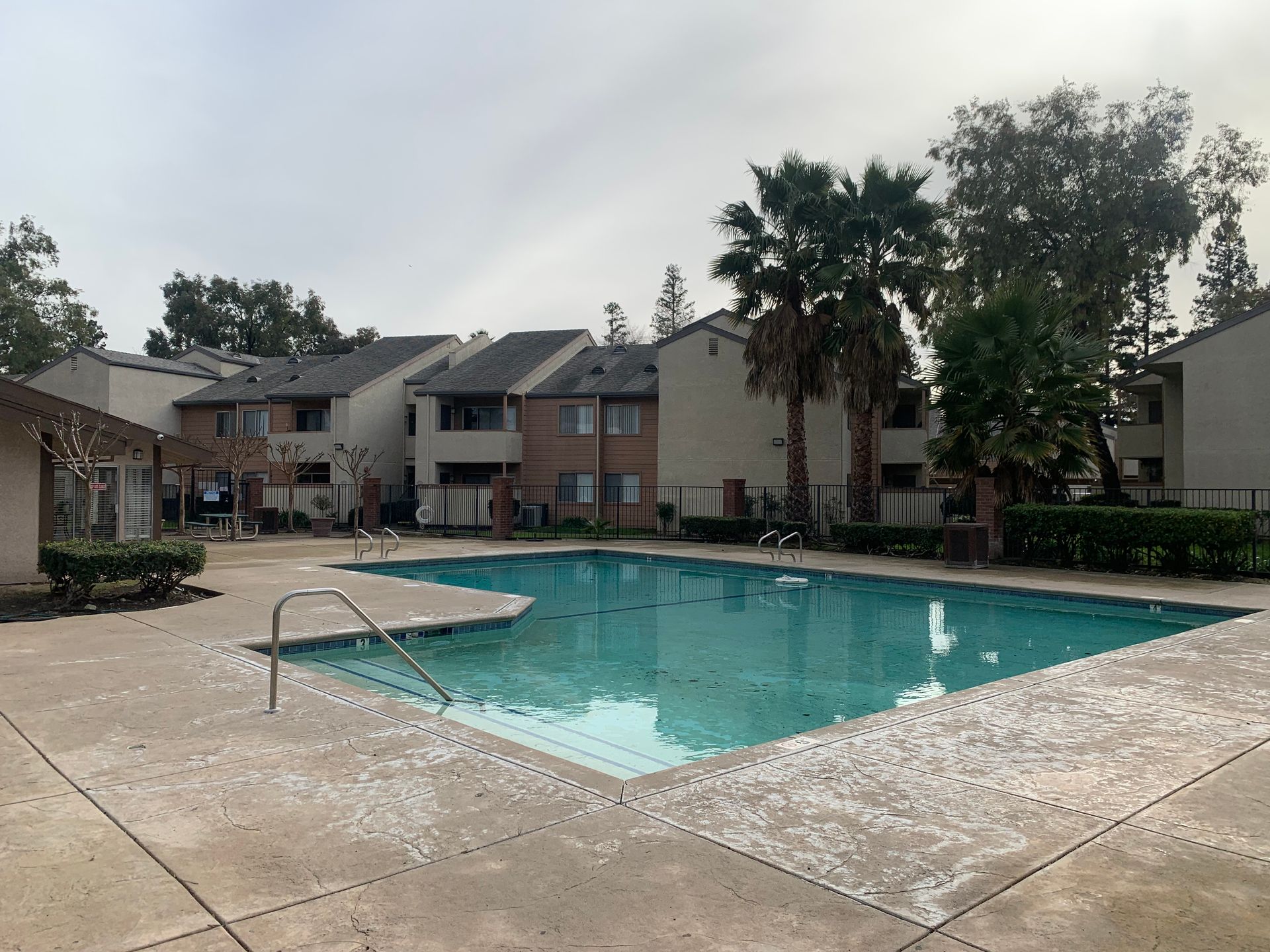 Carmel Pointe Apartments