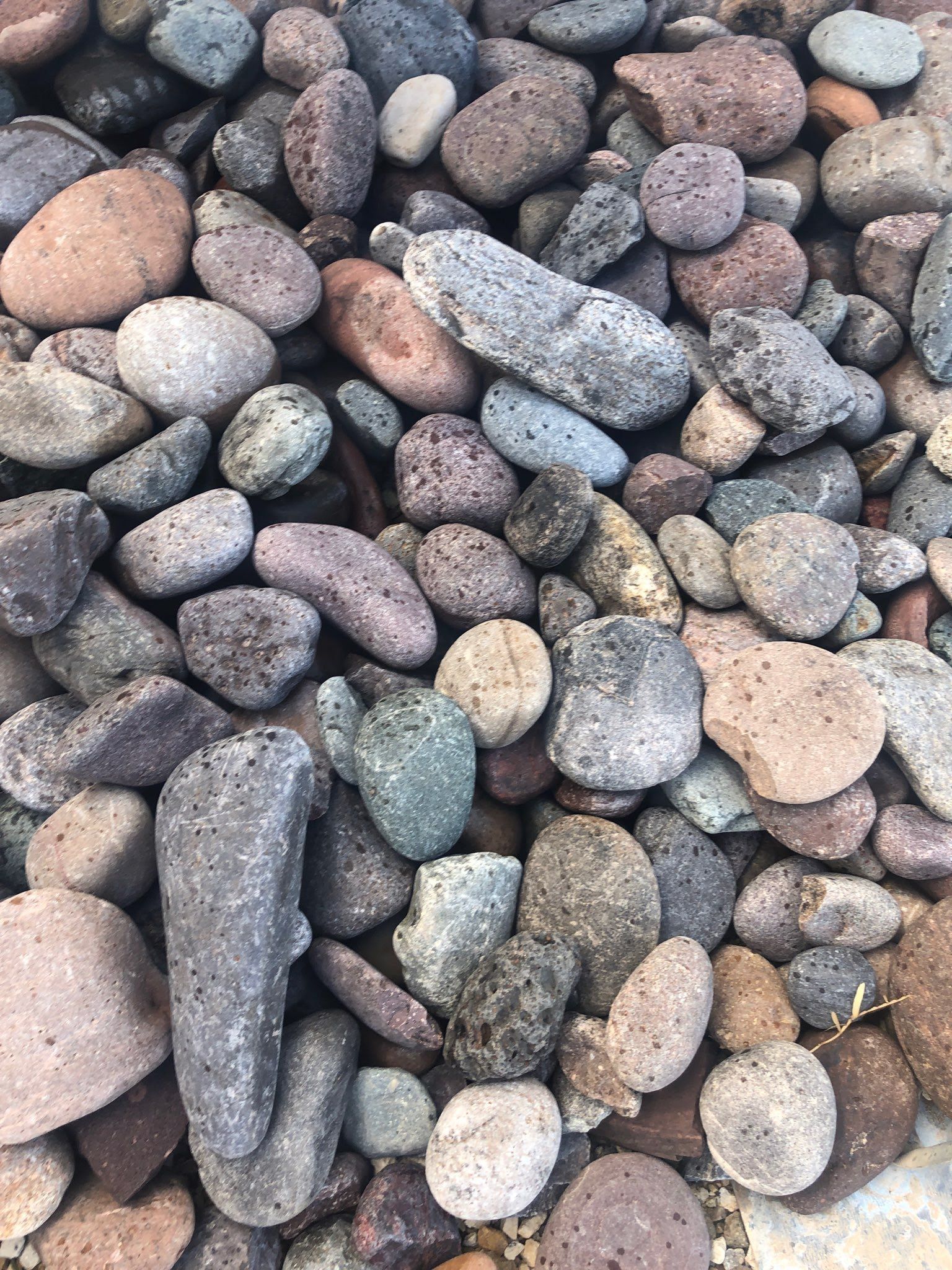 Landscaping River Rock | Texas Rock and Flagstone