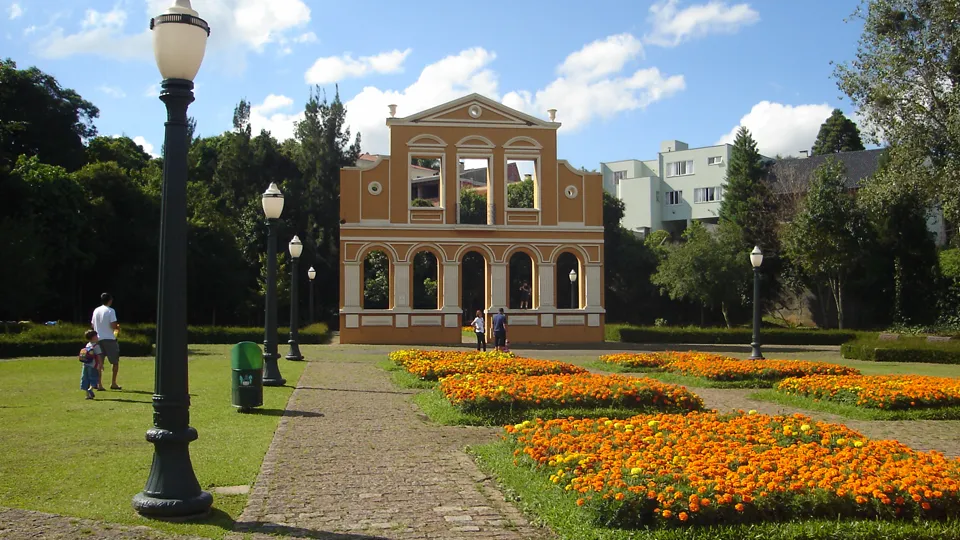 Black-red-gold in blue-yellow: the most German towns in Brazil