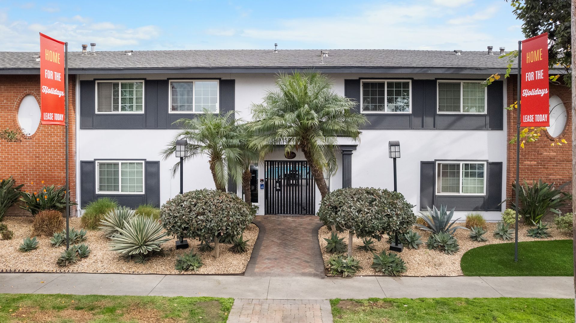 Gallery | Four Seasons Apartments | Paramount, CA