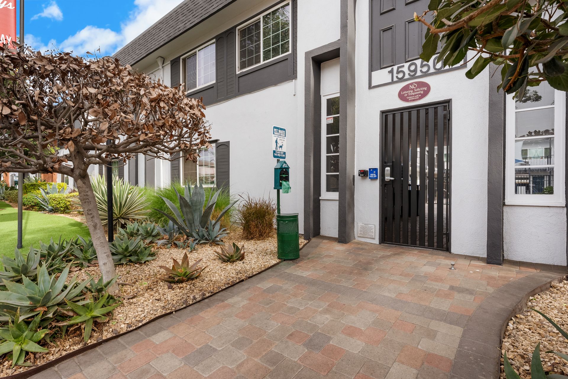Gallery | Four Seasons Apartments | Paramount, CA