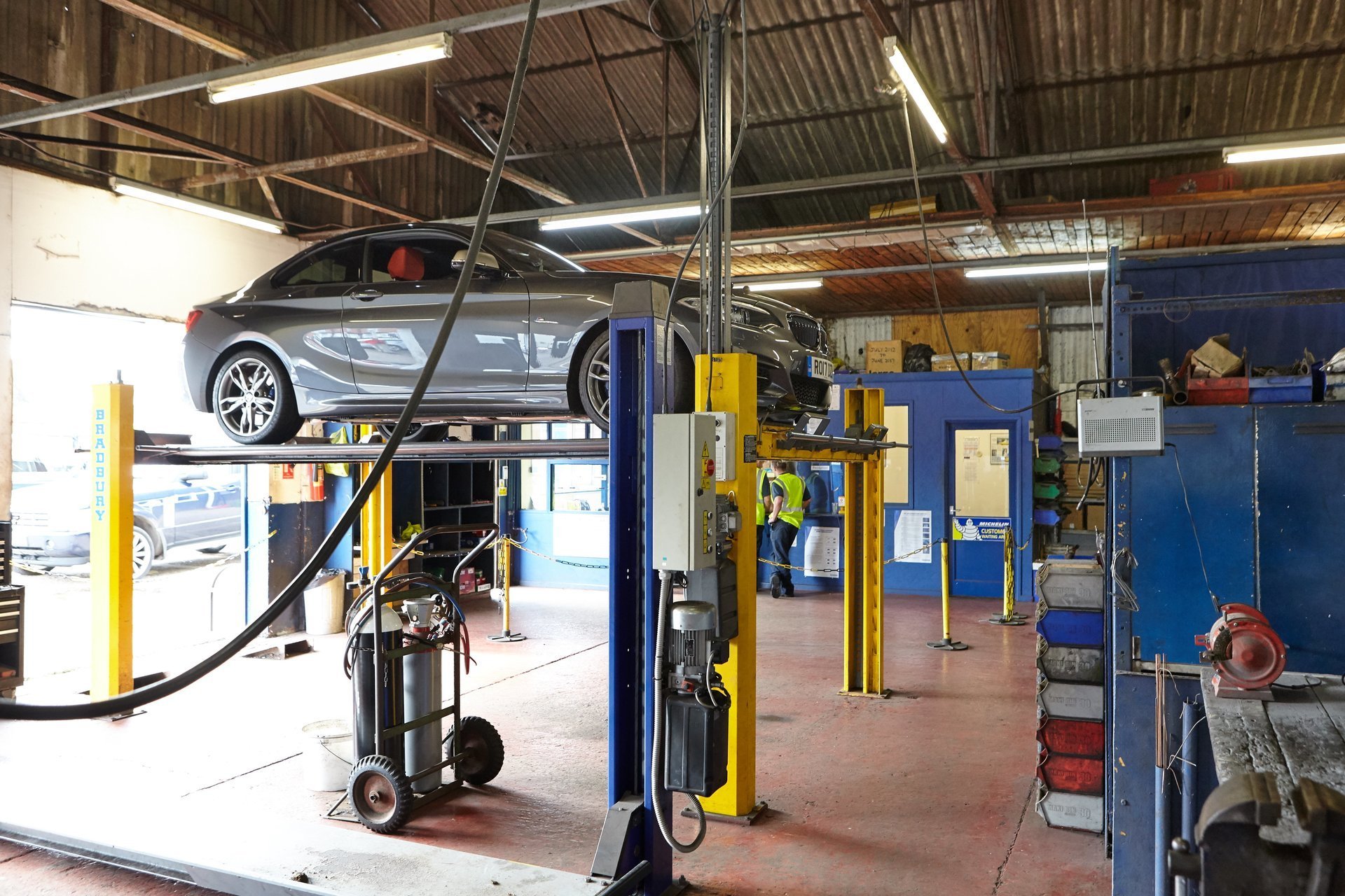 Newbury Tyre, Exhaust & MOT Centre offers garage services
