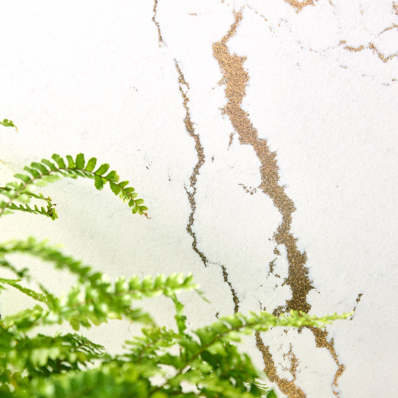 STUNNING STEEL AND BRASS VEINING IN NEW QUARTZ COUNTERTOP DESIGNS