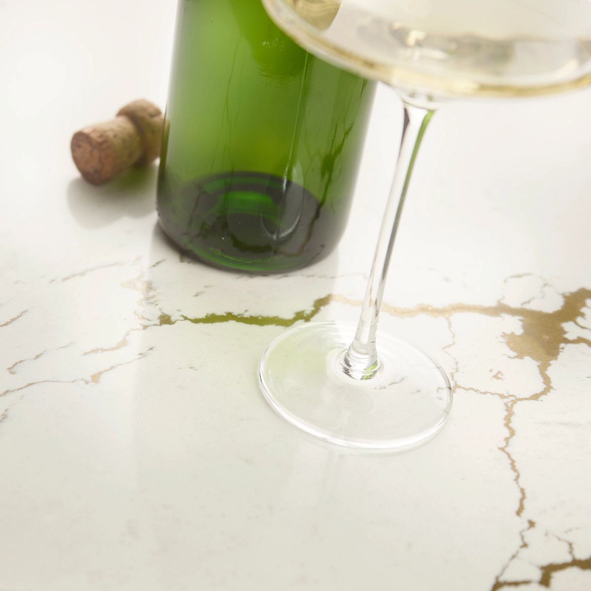 STUNNING STEEL AND BRASS VEINING IN NEW QUARTZ COUNTERTOP DESIGNS