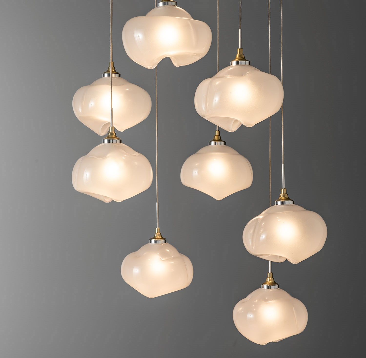 HANDCRAFTED PREMIUM LIGHTING FIXTURES AS FOCAL POINT