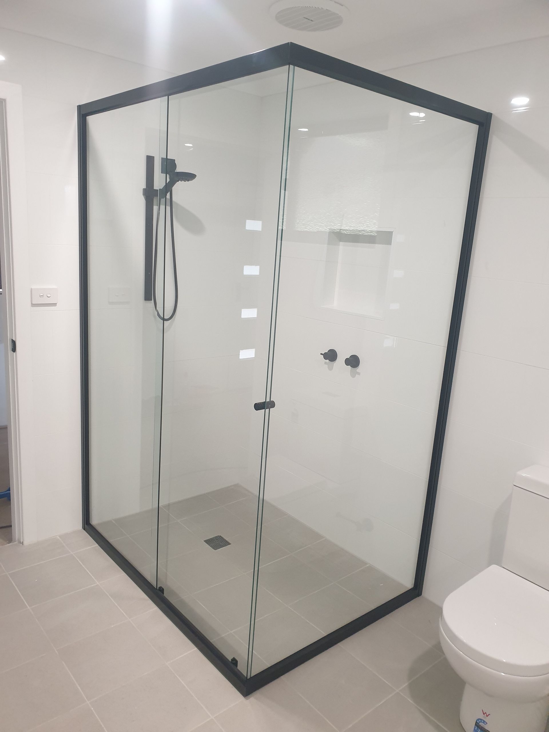 Shower Screens in Huskisson | Local Glassmaster