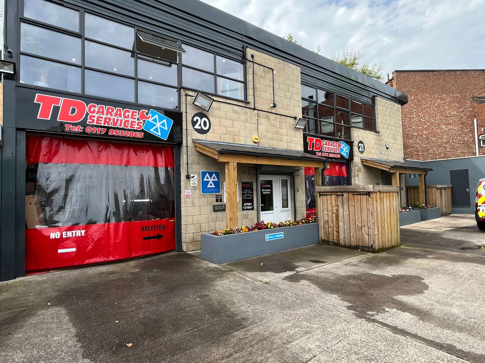 Photos of our garage | TD Garage Services Ltd