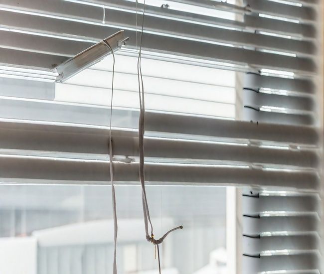 How to Fix Stuck Blinds | Safe Solutions Without Damage
