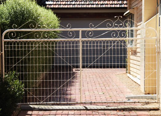 Fences & Gates Projects & EMU Wire Industries Portfolio