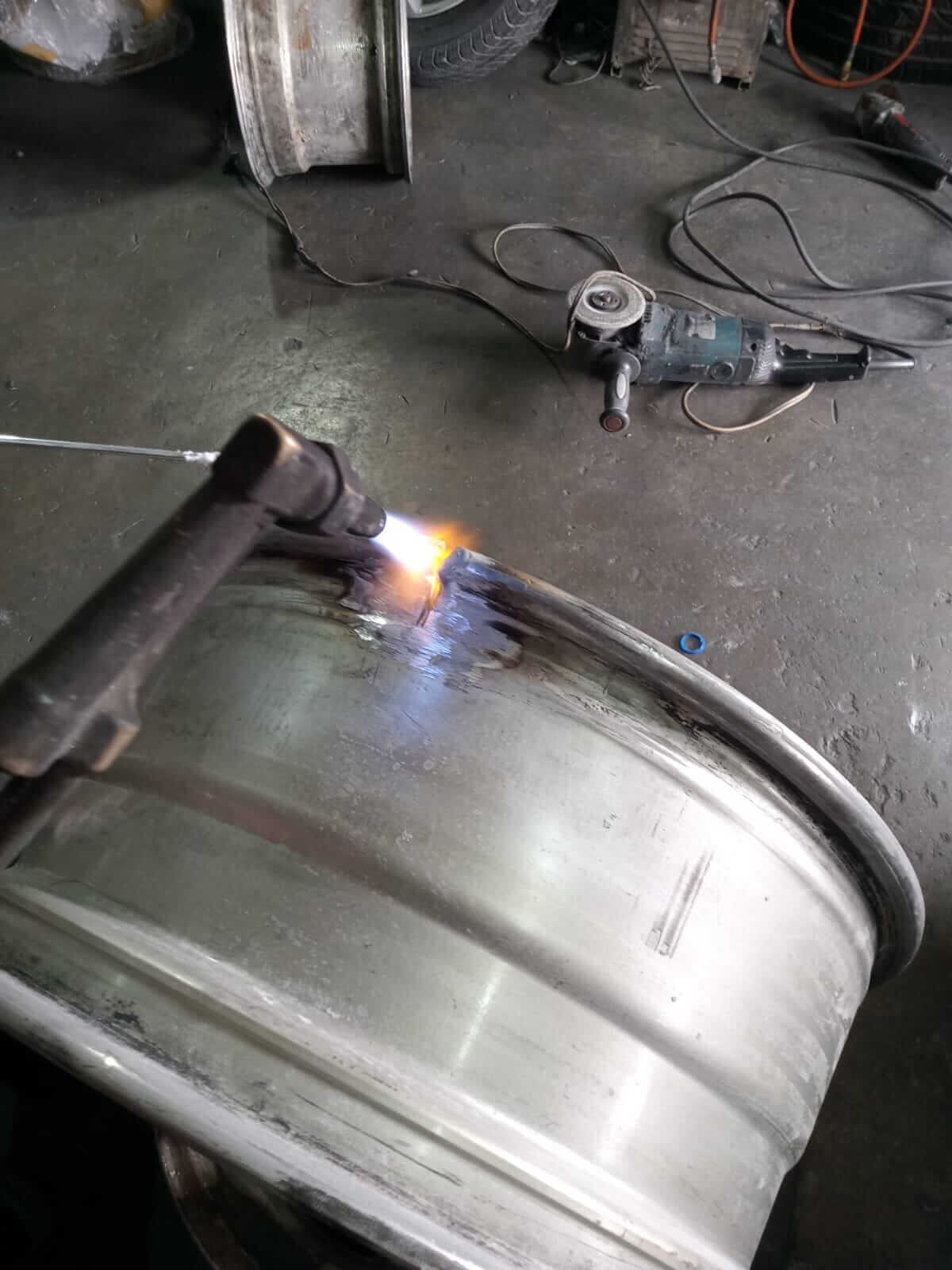 Reparación de rines de auto, camión y motocicleta en Monterrey, Nuevo León.