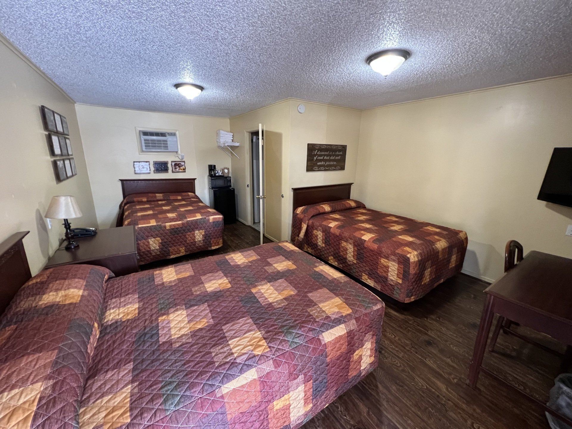 HOME [www.yellowdiamondinn.com]