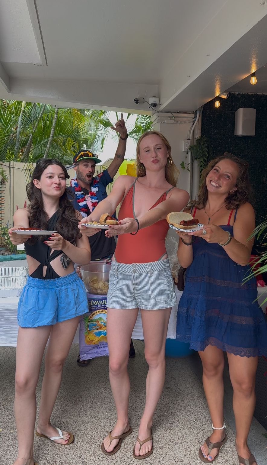 Aloha Eats: Hi.Shack Now Open at Waikiki Beachside Hostel!