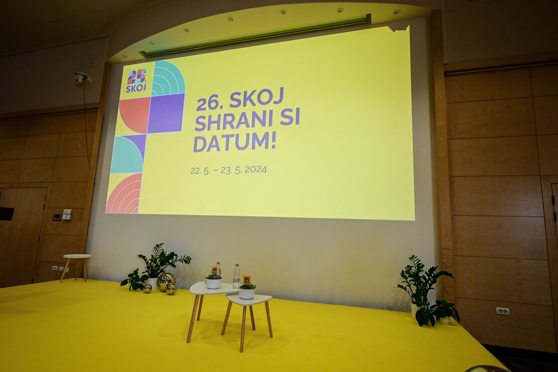 25. SKOJ: V vrtincu nepredvidljivosti