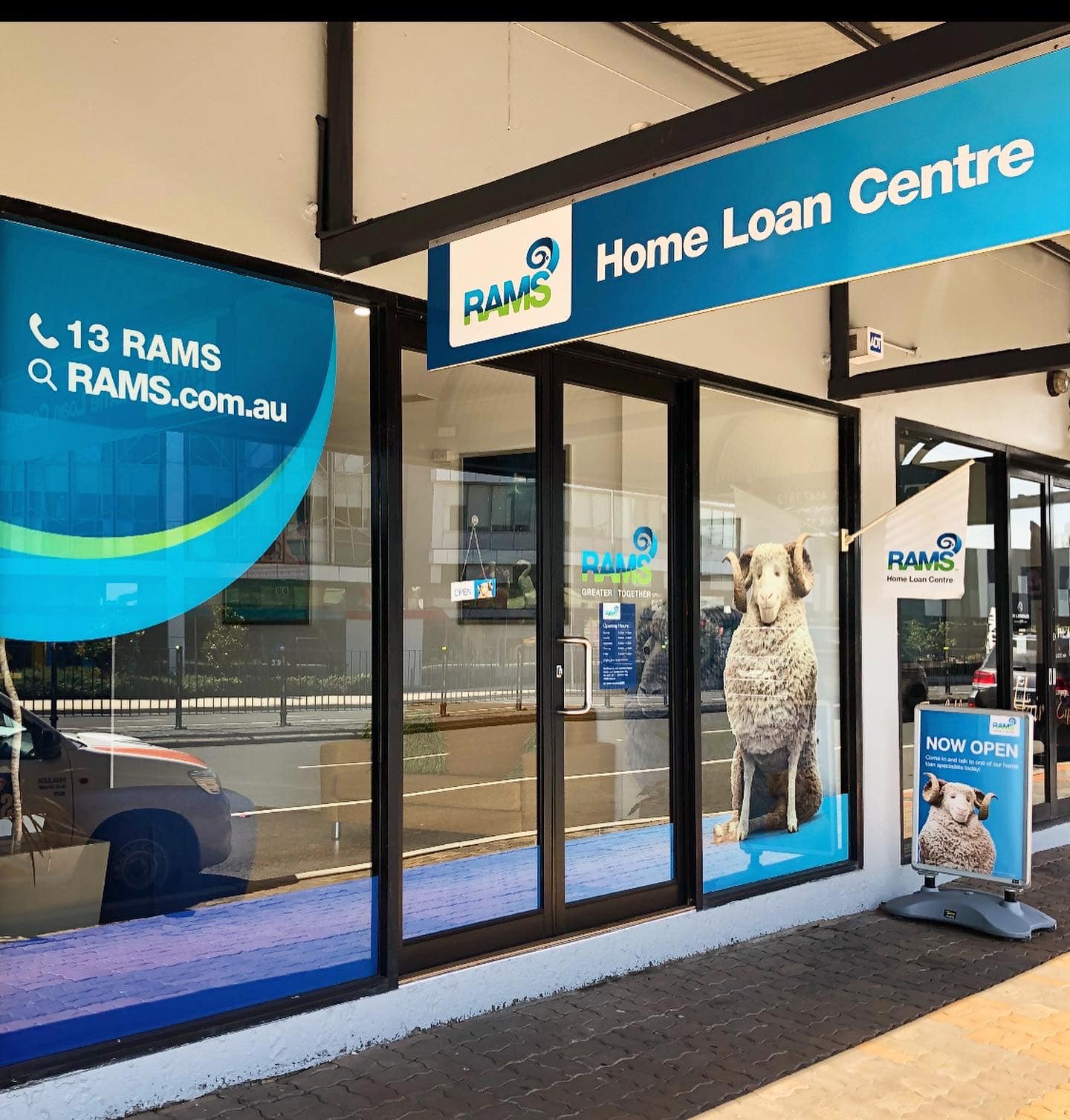 Building Signs | Macarthur Signs & Graphics