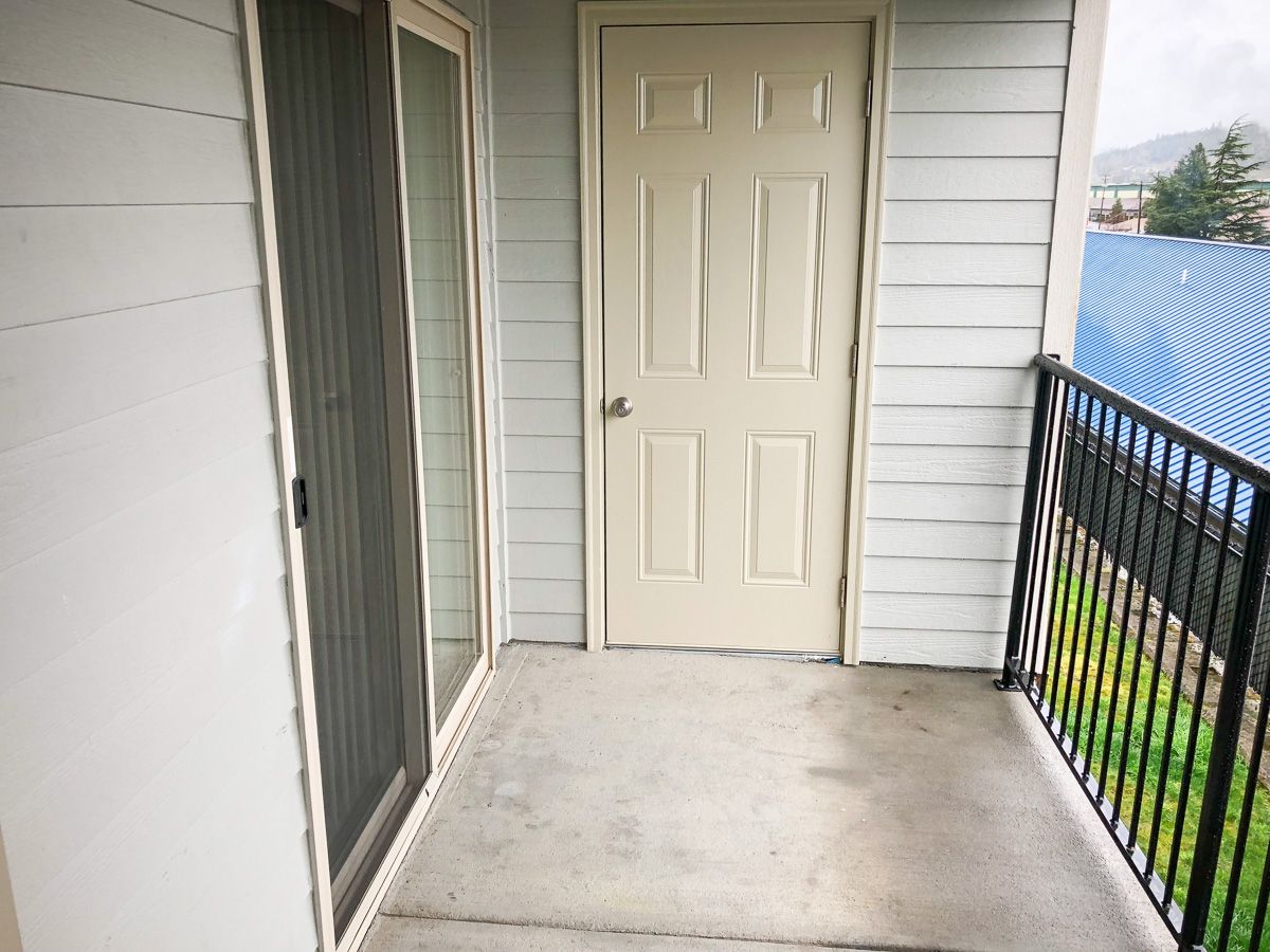 Falcon Ridge Apartments - SMI Property Management