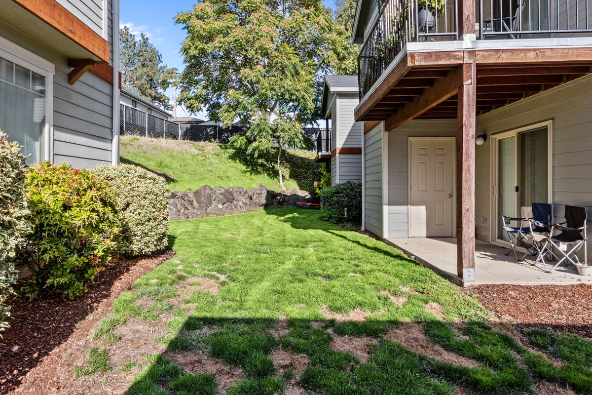 Falcon Ridge Apartments - SMI Property Management