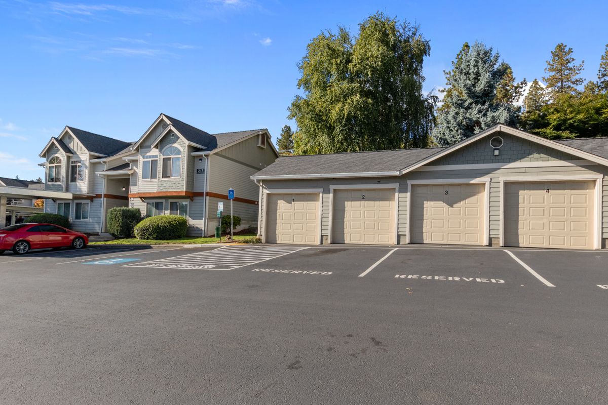 Falcon Ridge Apartments - SMI Property Management