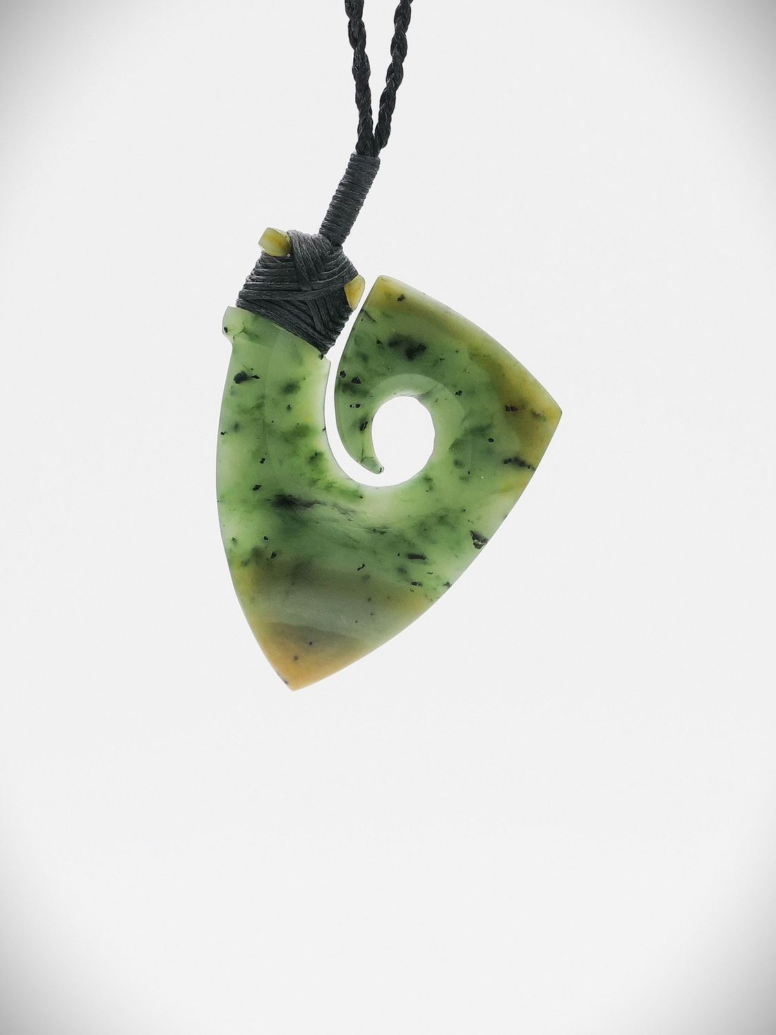 Choosing the Perfect Pounamu Gift for Father’s Day