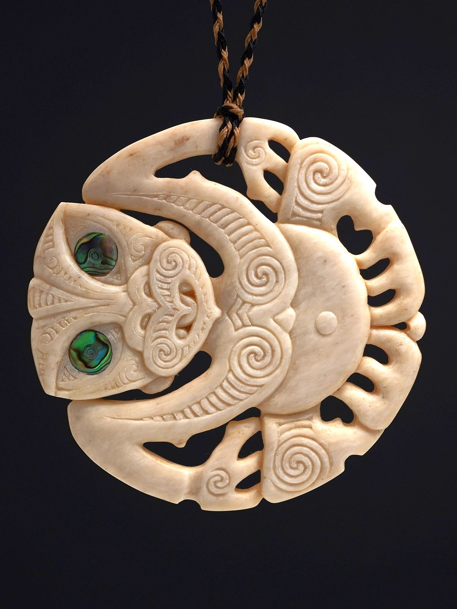 Owen Mapp and the Art of Whale-Bone Carving