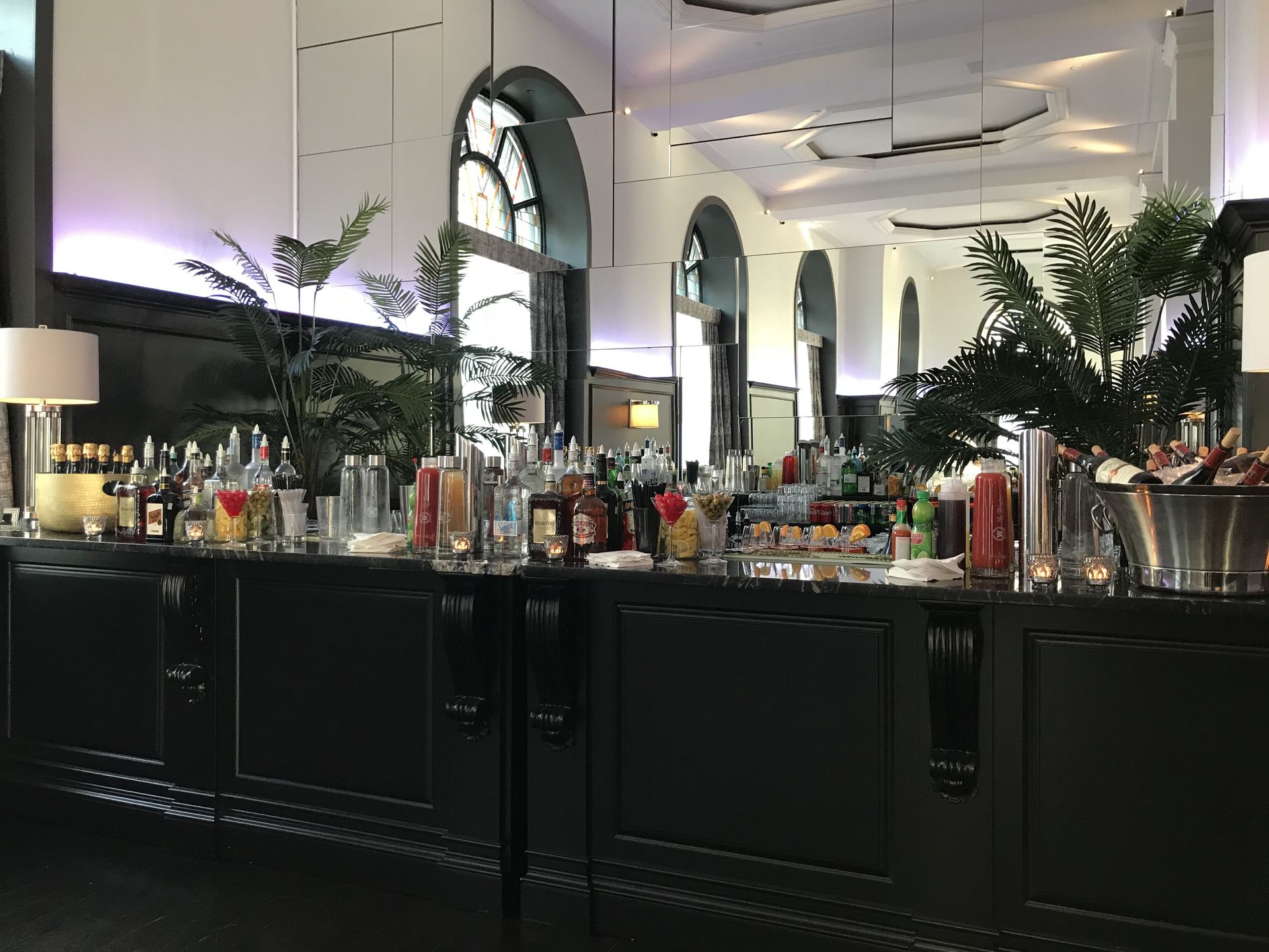 Salon Crystal : lieu de choix pour les cocktails et les banquets