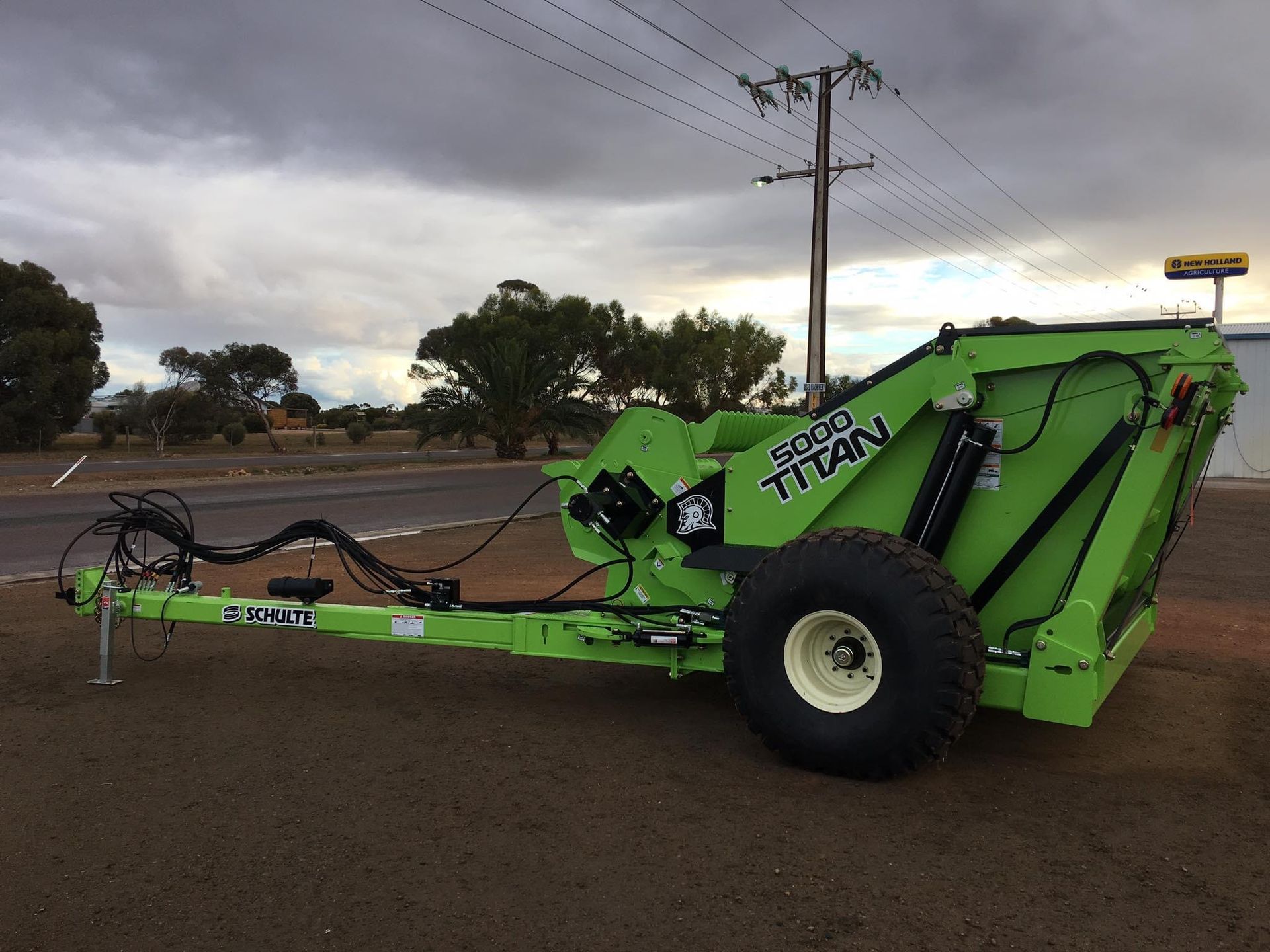 Geronimo Farm Equipment - Cowra, NSW - Rock Pickers & Windrowers