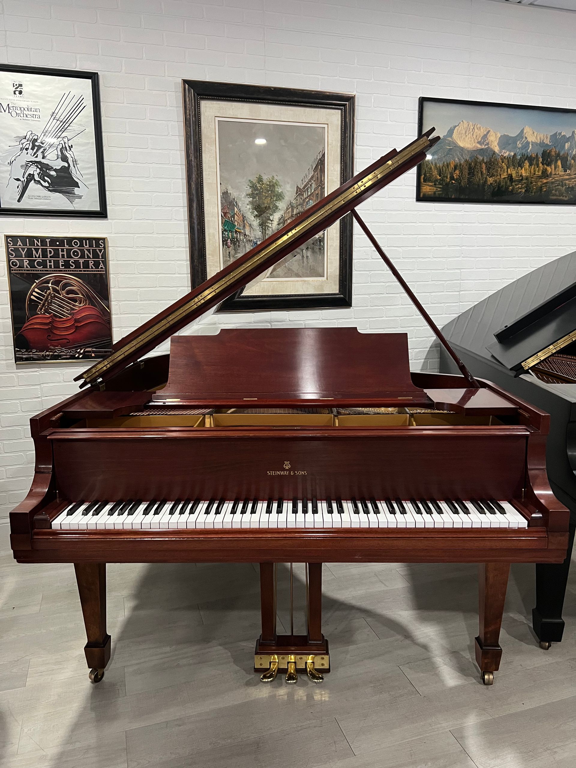 Piano Moving | St. Louis, MO | A Piano’s Friend