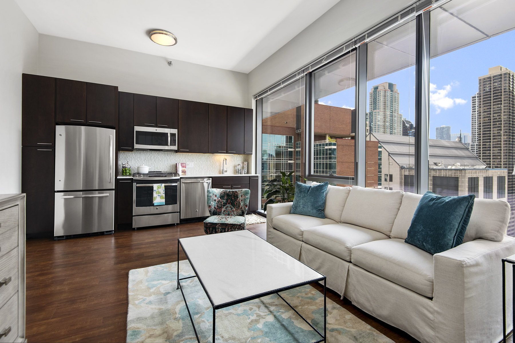 State & Chestnut | Upscale Apartments in Gold Coast, Chicago
