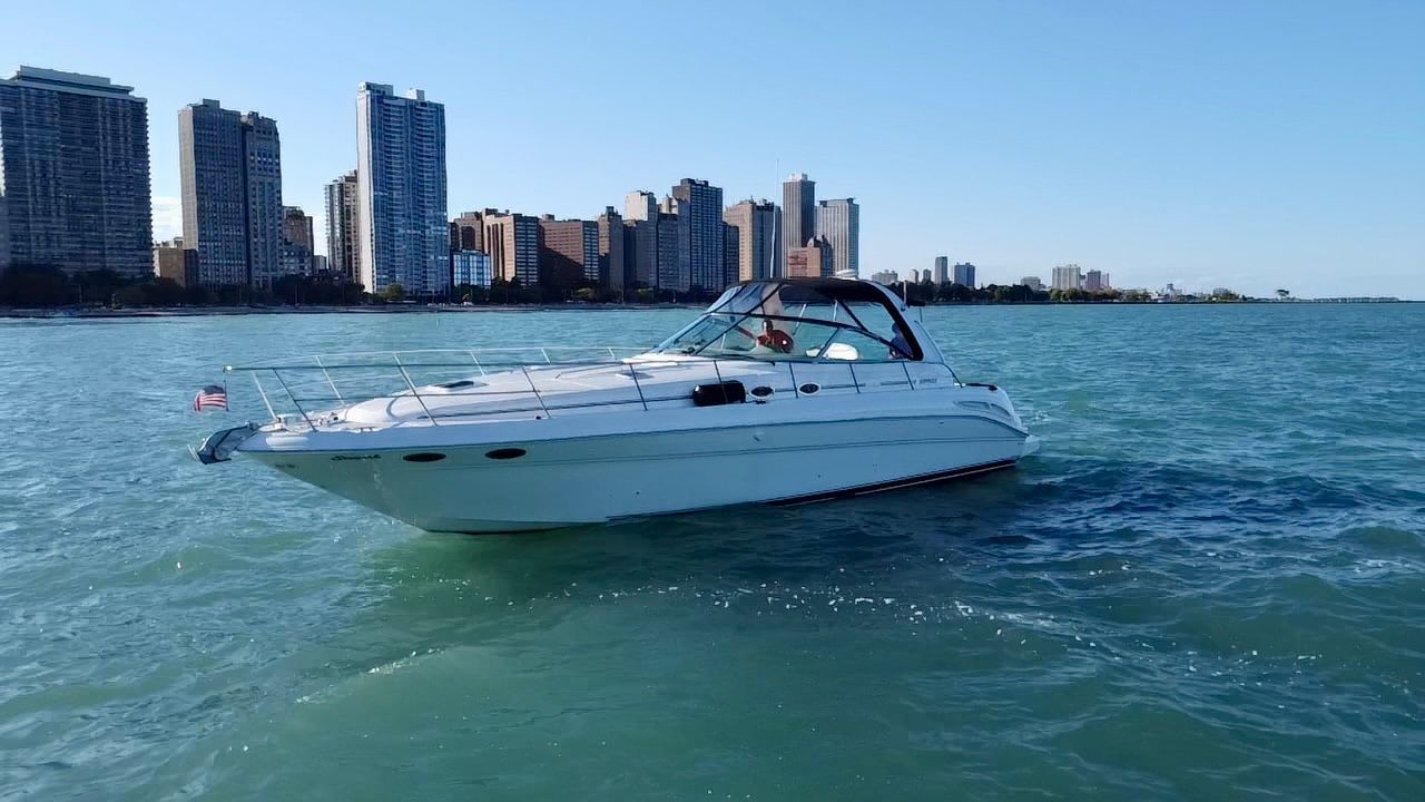 Yacht Rental Chicago - 40' Yacht Rental Chicago