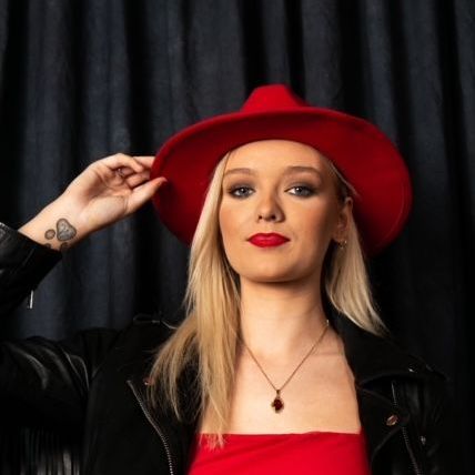 Robyn Red | Singer Songwriter | Listen now