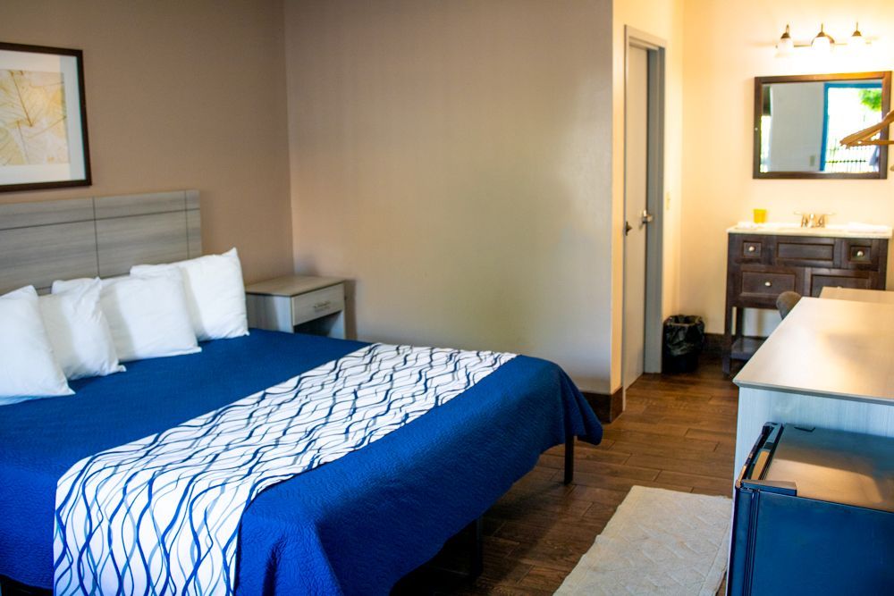 Accommodations \ Commodore Resort \ Put-In-Bay, OH