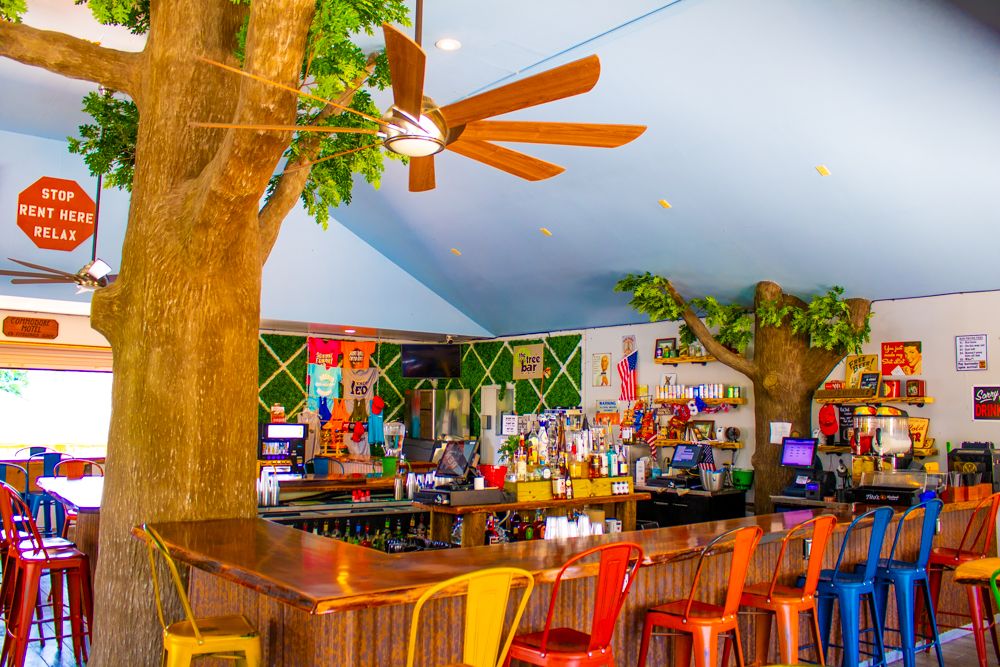 Tree Bar \ Commodore Resort \ Put-In-Bay, OH