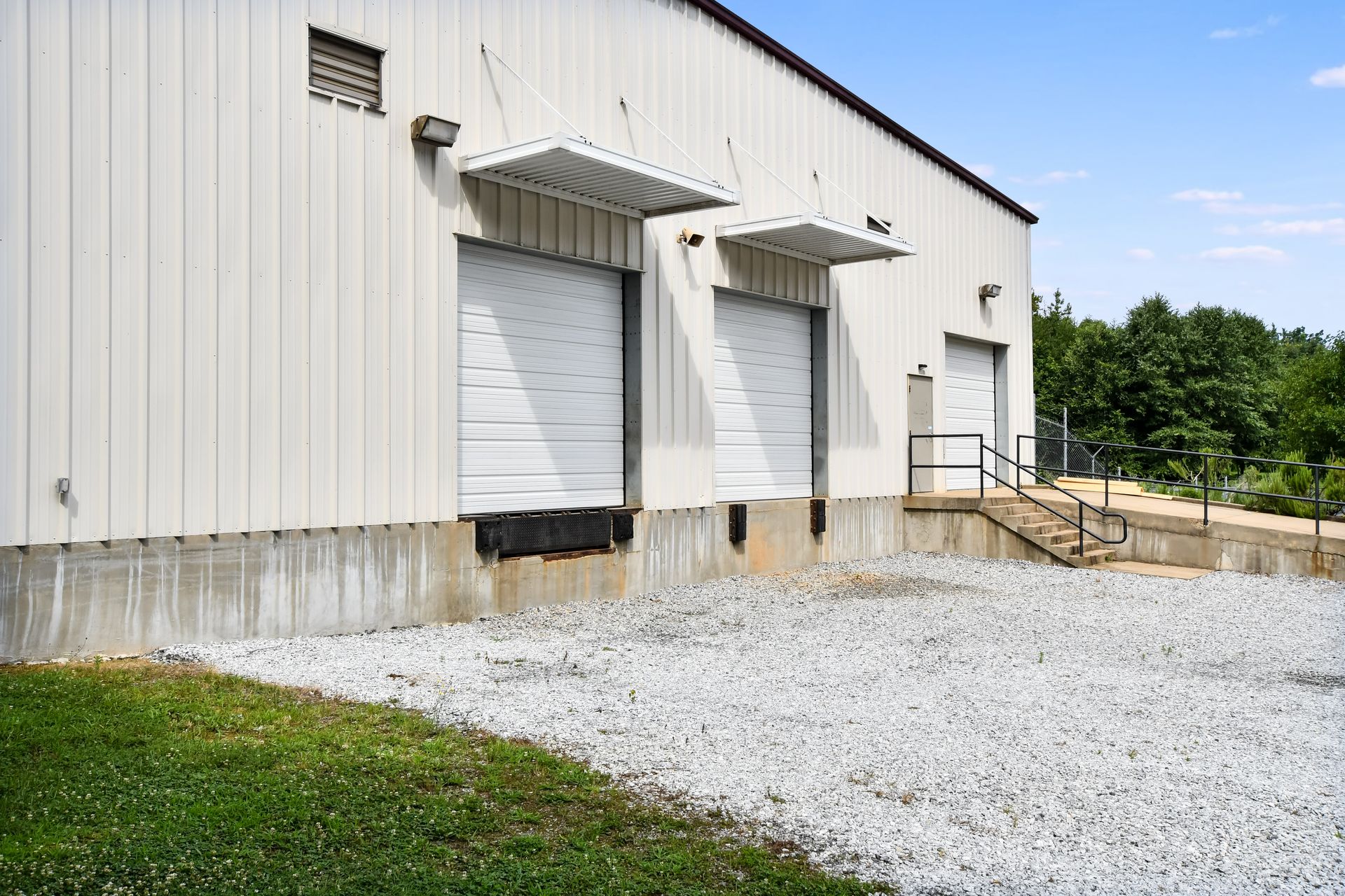Modern Warehouse Construction Using Steel Frames