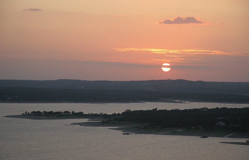 Top Places to Watch the Sunset in Lake Travis [Locals Guide]