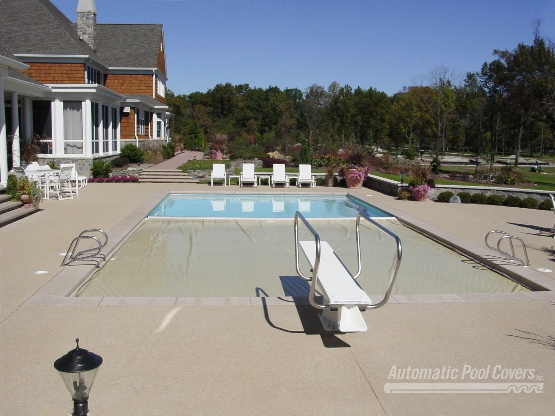 Automatic Pool Covers | Paradise Pools