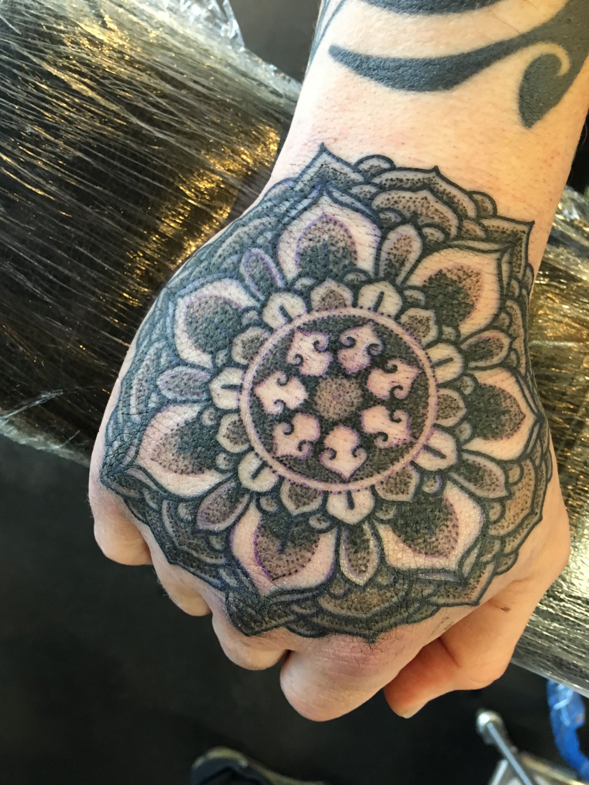 Warren Coates | Avinit Tattoo Studio