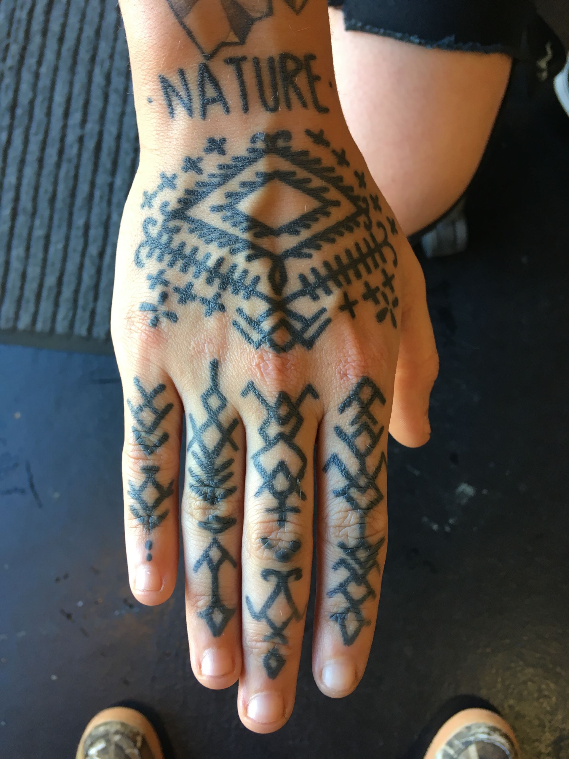 Warren Coates | Avinit Tattoo Studio