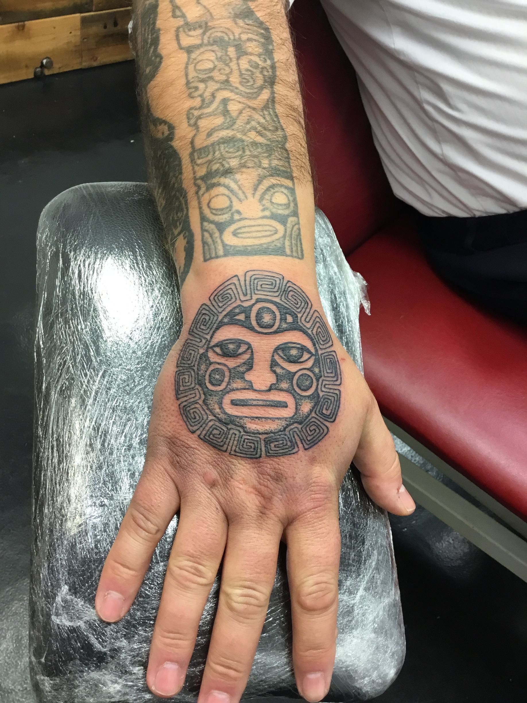 Warren Coates | Avinit Tattoo Studio