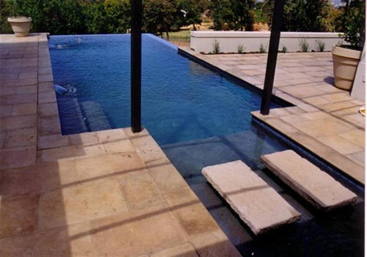 Rim flow pools in Cape Town | Suburban Pools