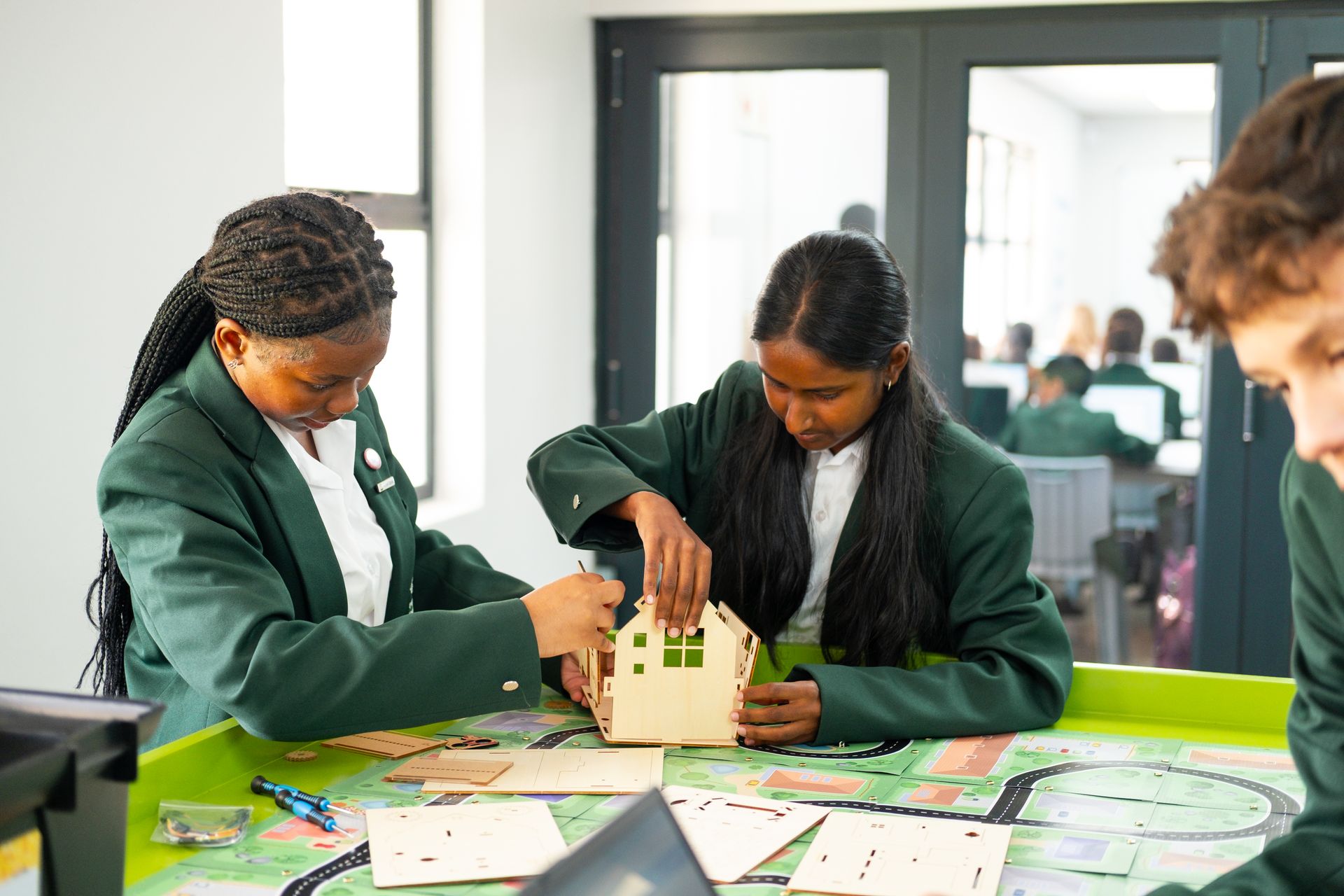Pinnacle College Raslouw | Contact