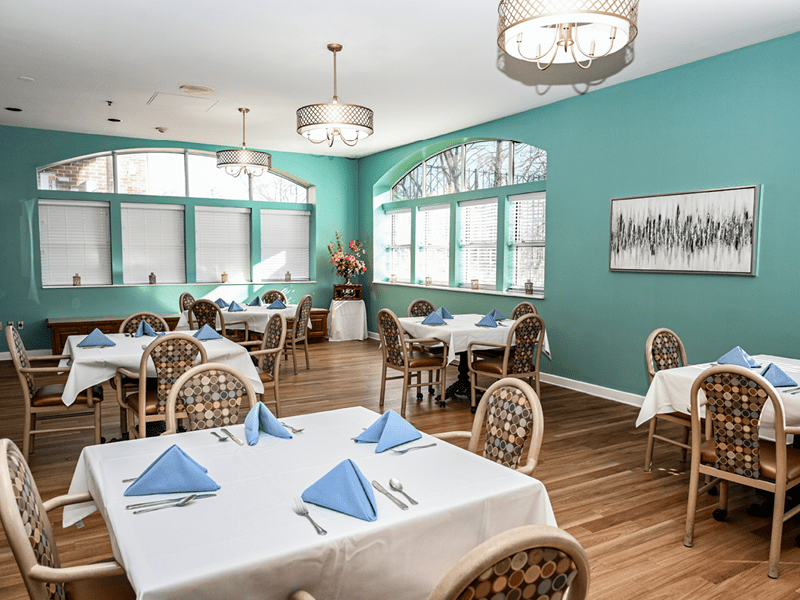 Memory Care Jefferson City, Missouri | Heisinger Bluffs Senior Living ...