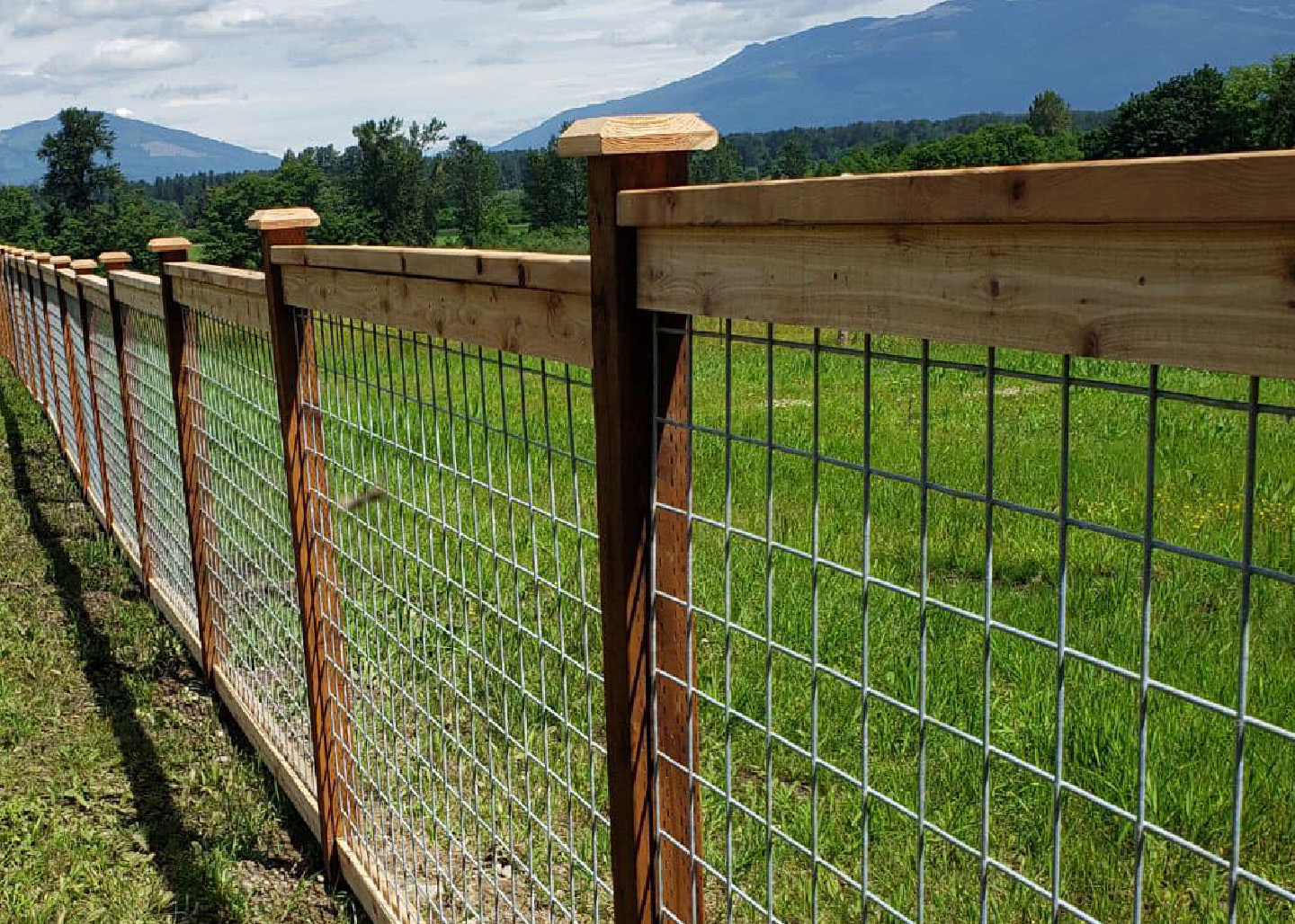 Fencing Pros | Snohomish, WA | Essential Fence Center