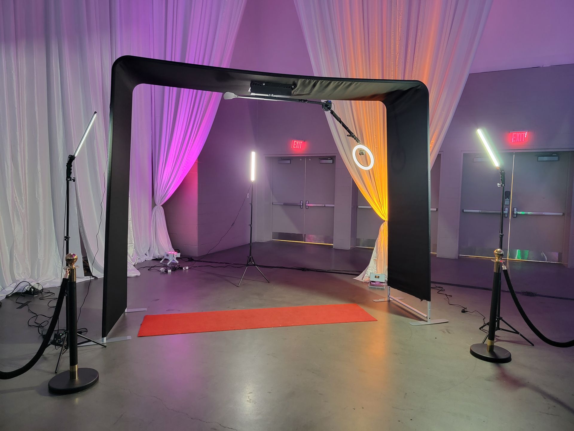 360 Video Booth Louisville, KY | Pose 502