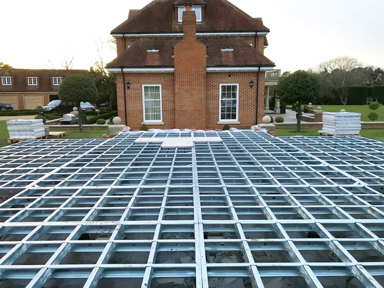 Porcelain tile specialists│Steel Frame System│iGarden Vision