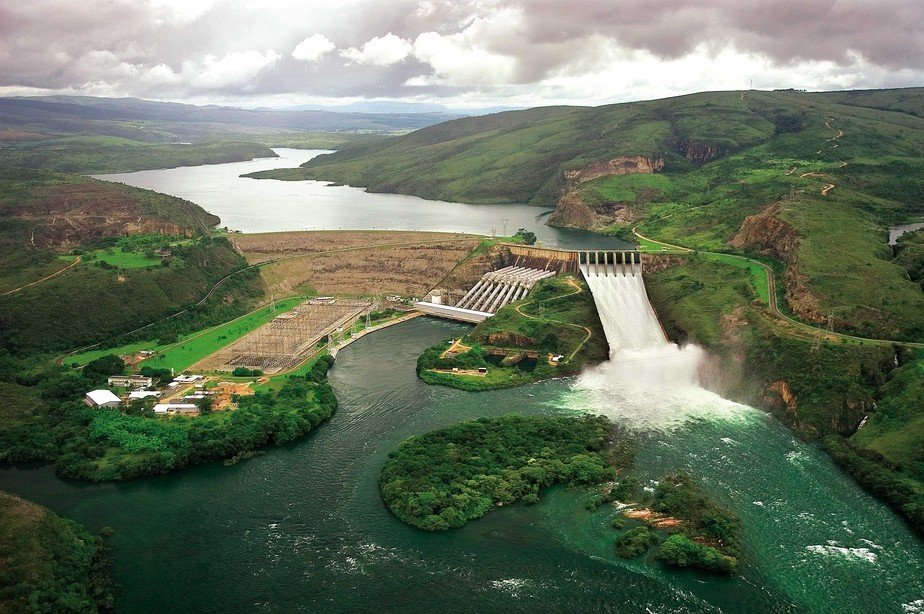 Quais são as cidades banhadas pelo Lago de Furnas?