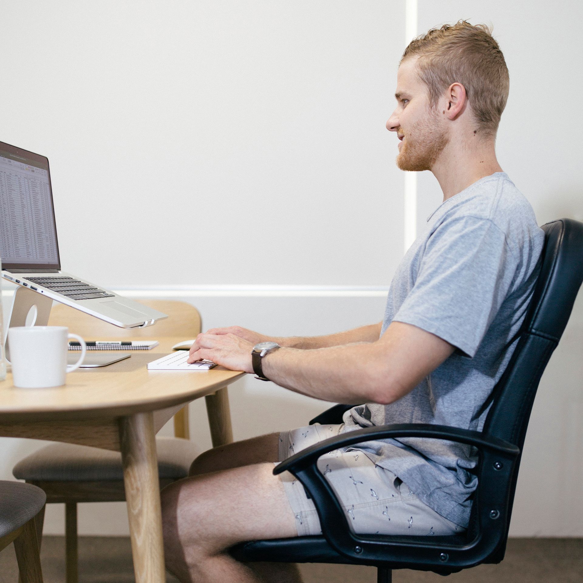 Ergonomics and Chiropractic Care: A Healthier Work Environment