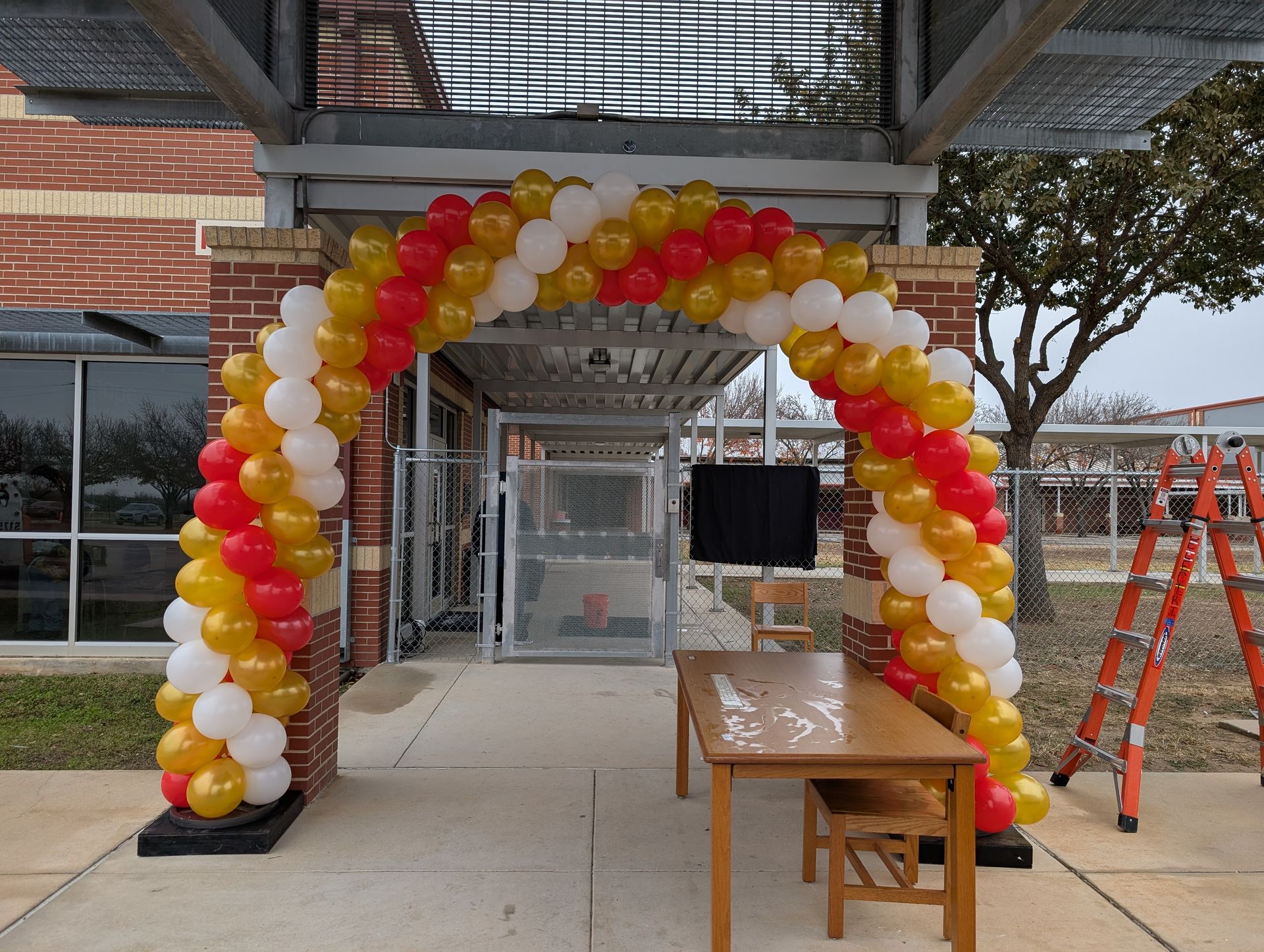 Balloon Arches | Balloons Design & Delivery