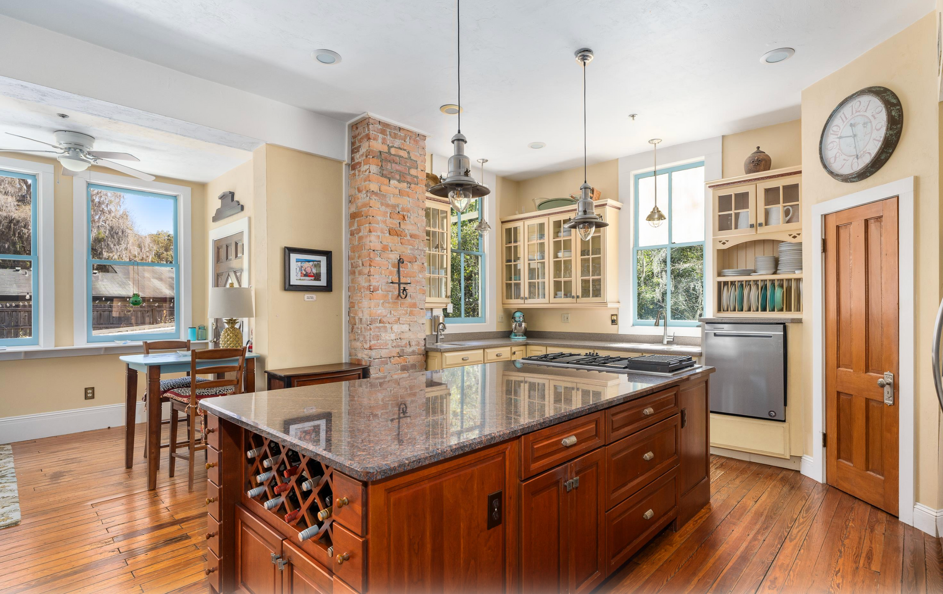 GNV - STR - AirBNB - VRBO - Vacation Rental