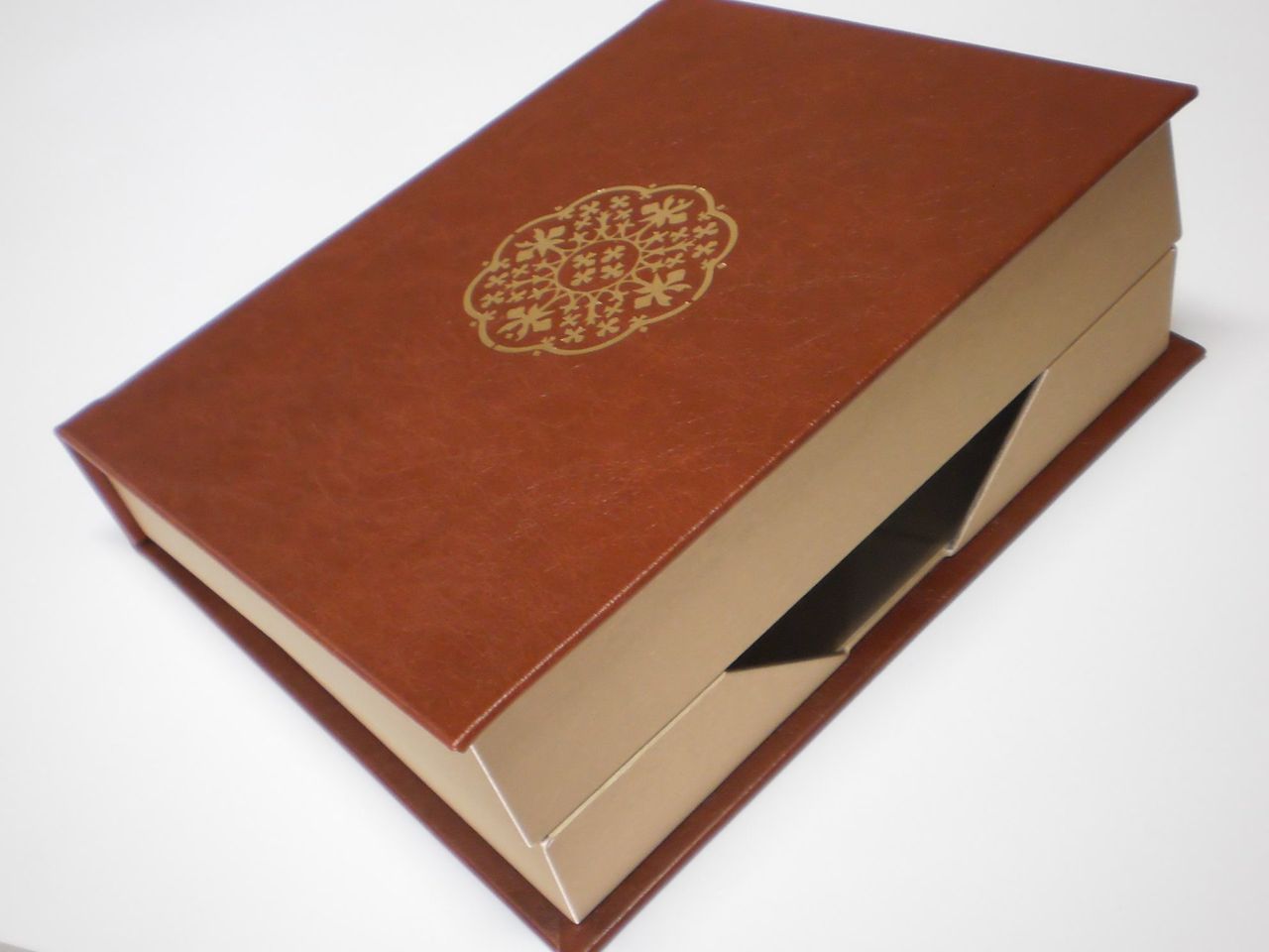 Portfolio | Salisbury, QLD | Books & Boxes