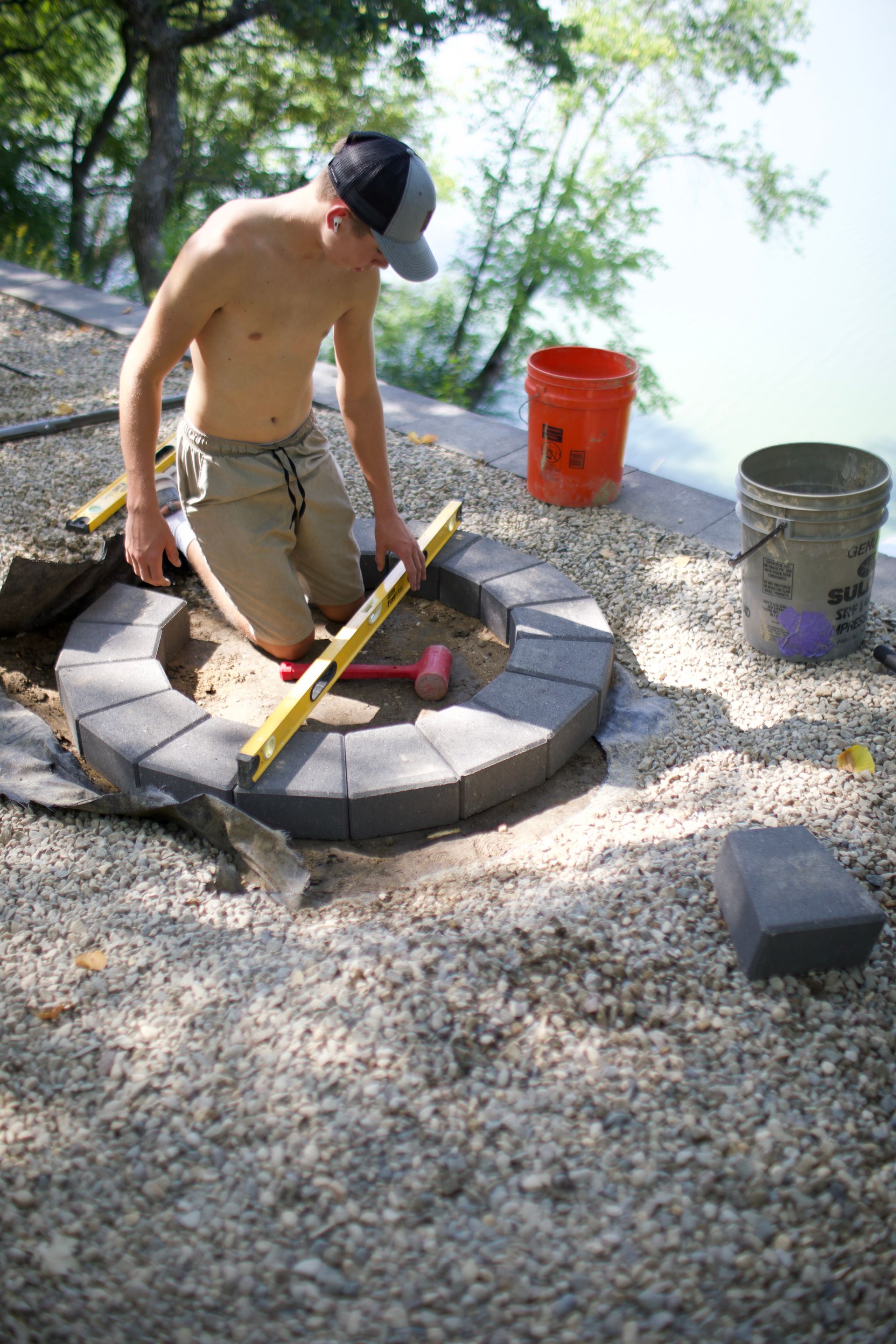 RETAINING WALL & FIRE PIT
