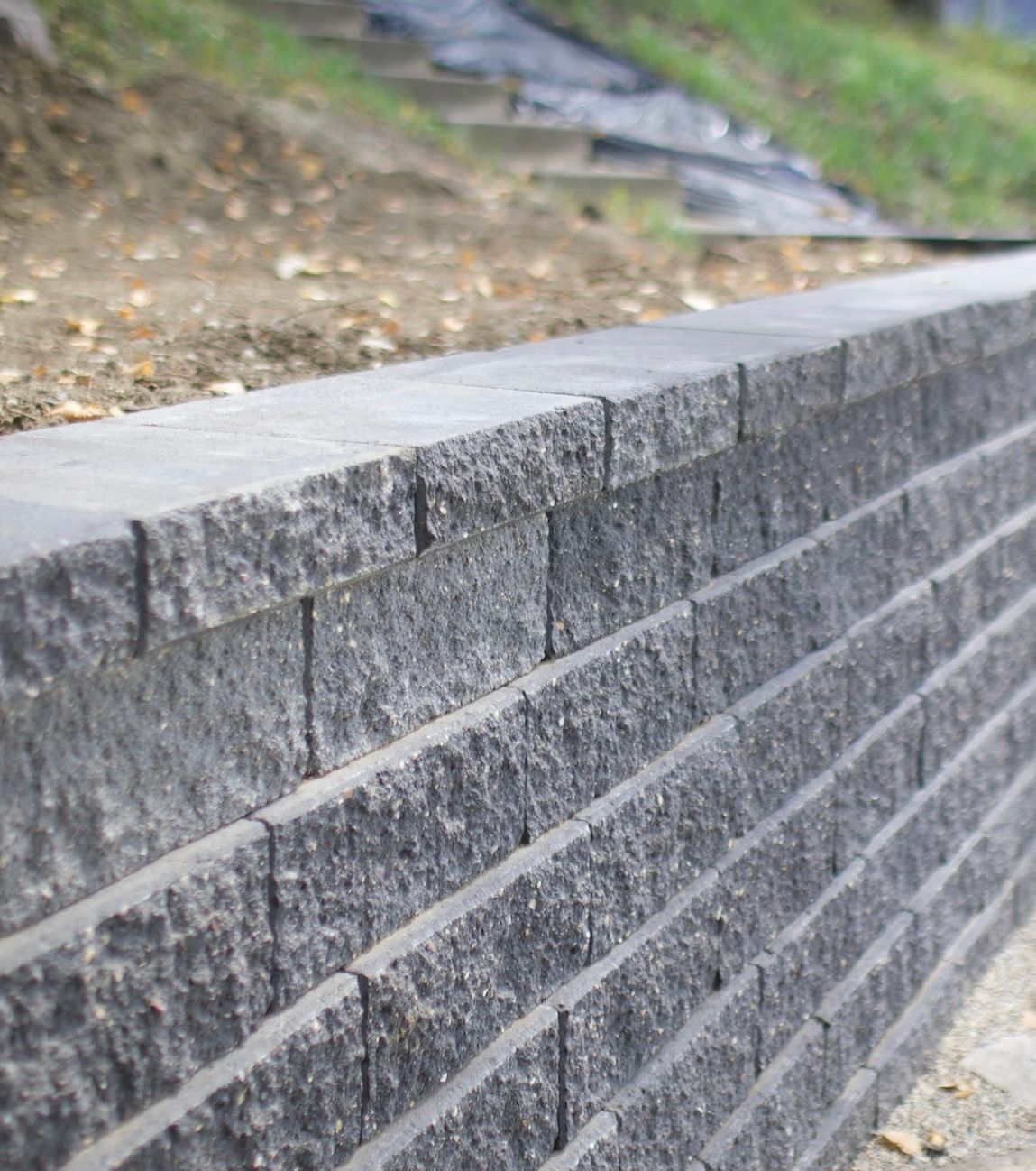 RETAINING WALL & FIRE PIT